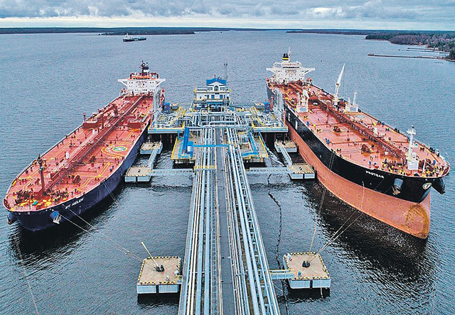 Morima i okeanima plutaju tankeri nafte koju niko ne želi - PCNEN