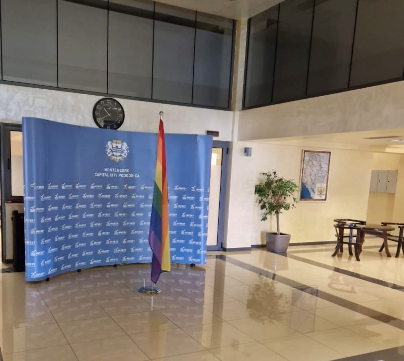 Zastava duginih boja po prvi put istaknuta u Skupštni glavnog grada - PCNEN